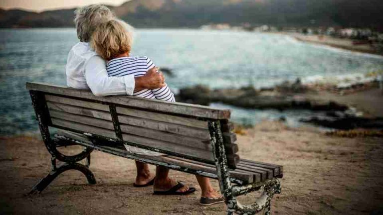 20+ Signs That You’re a Hopeless Romantic – and All About It.