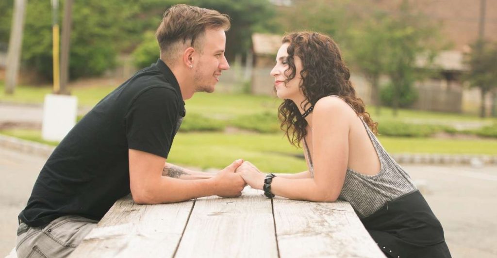 Green Flags in a Relationship – 40 Signs You’ve a Keeper