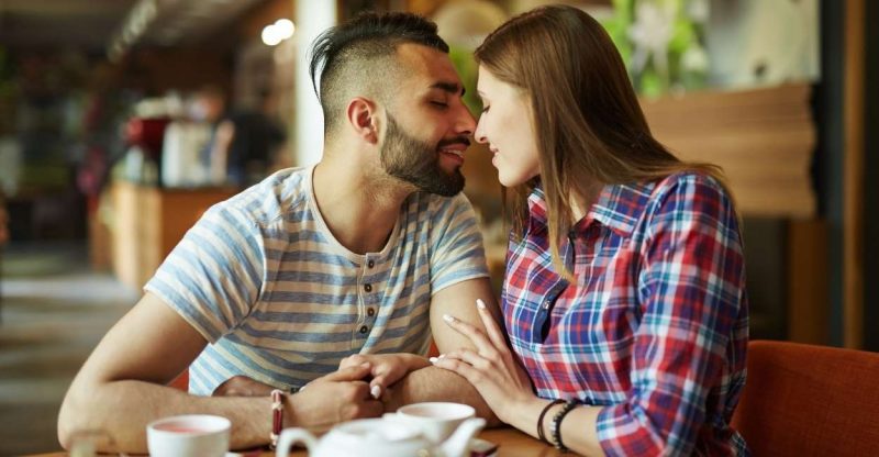 How to Attract a Girl? 40 Sureshot Ways | ThePleasantRelationship