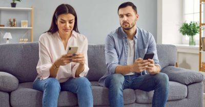 Signs of An Insecure Boyfriend - 20 Warning You Must Never Ignore