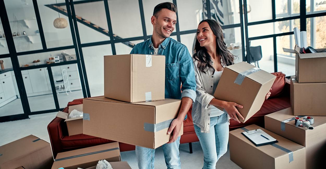 Things to Know Before Moving in With Your Boyfriend – Check Out the 14 ...